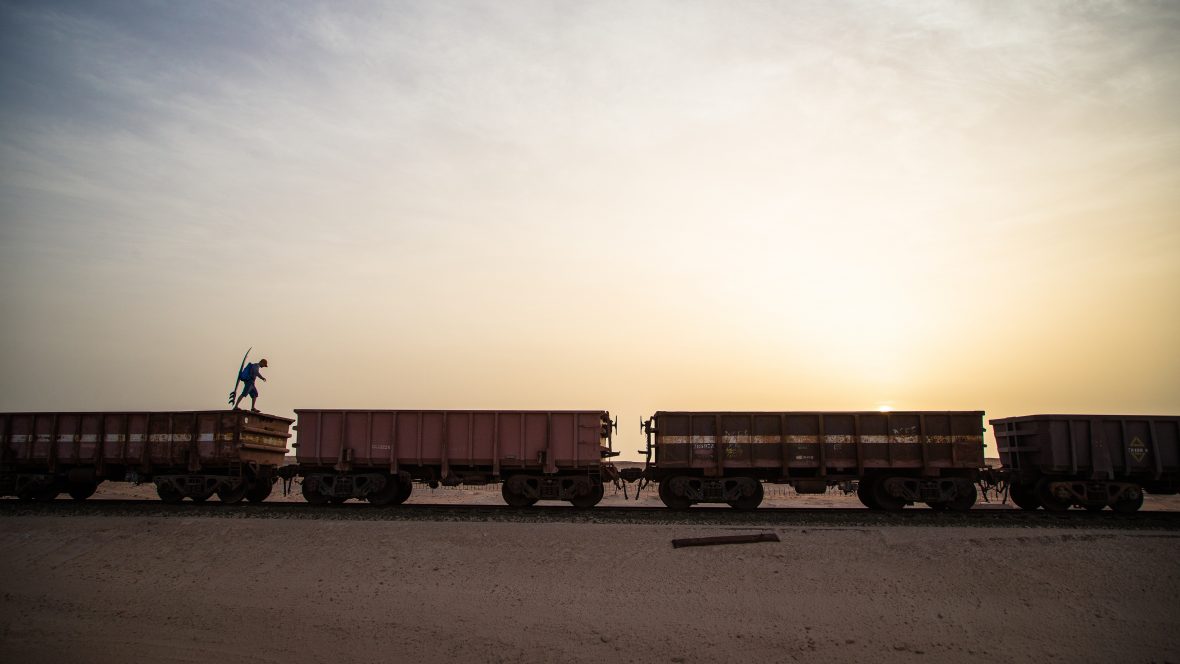 This photographer hopped freight trains through the Sahara | Adventure.com