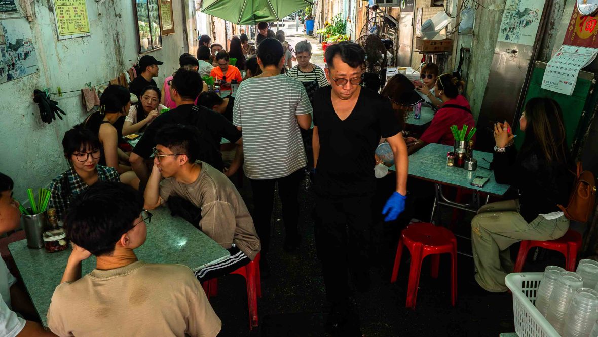 The future of Hong Kong’s dai pai dong stands? | Adventure.com