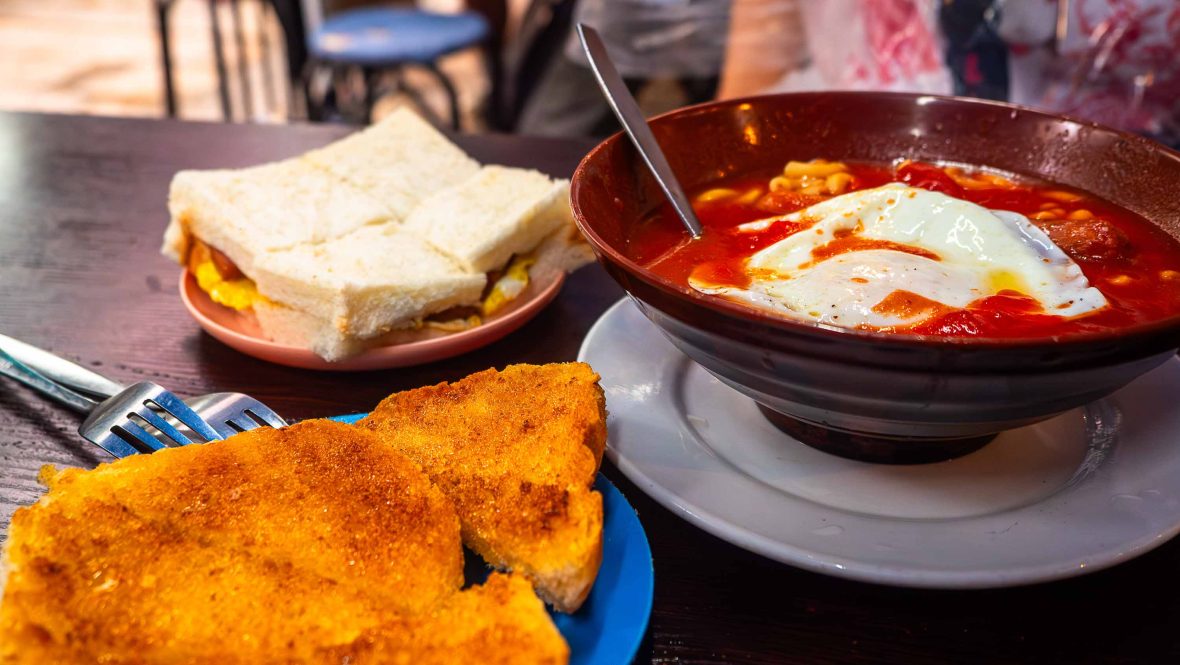 The future of Hong Kong’s dai pai dong stands? | Adventure.com